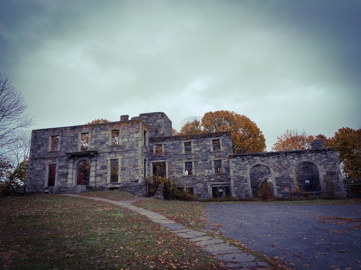 Goddard Mansion – Walkies Through History