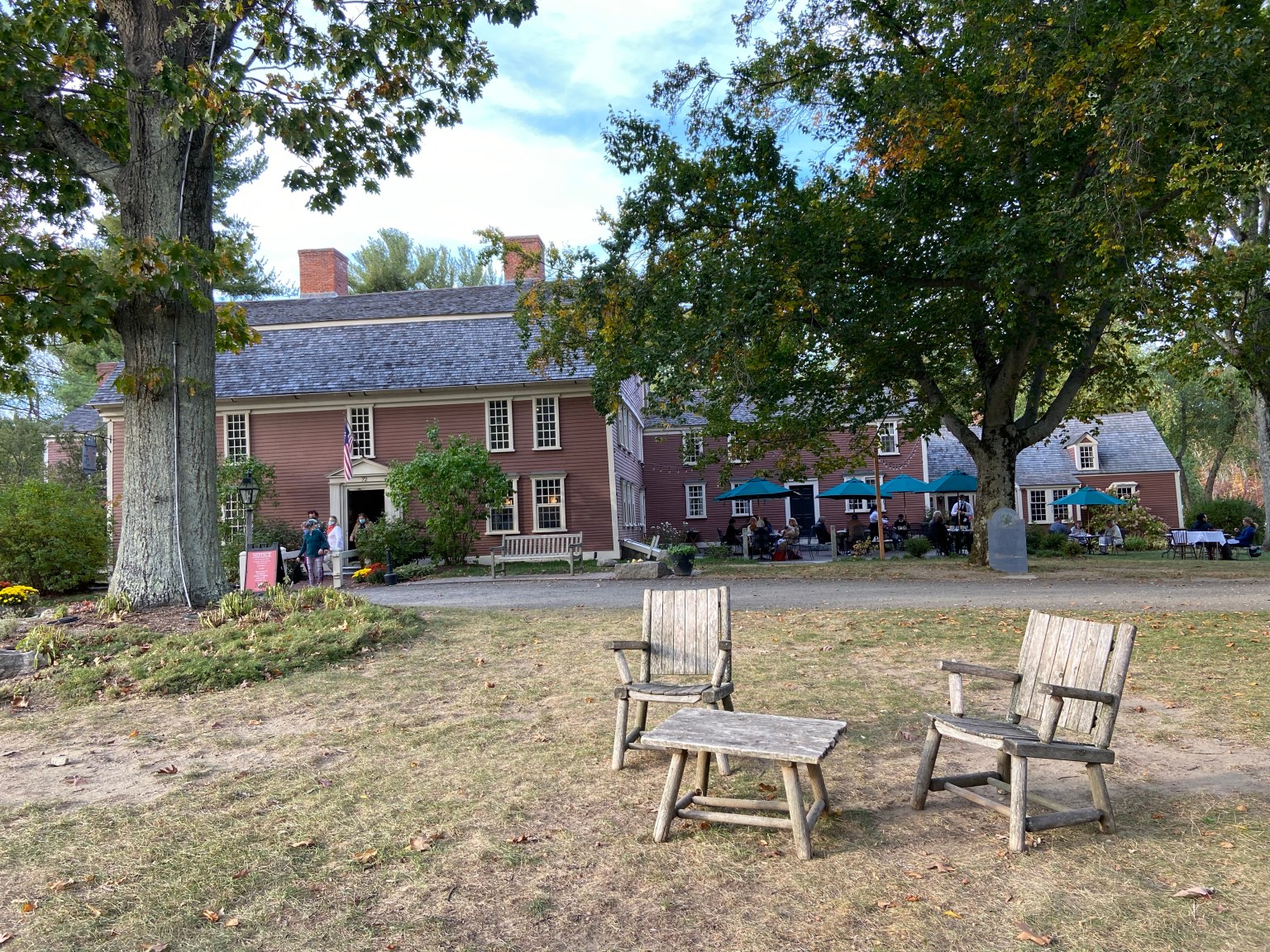 Longfellow’s Wayside Inn – Walkies Through History