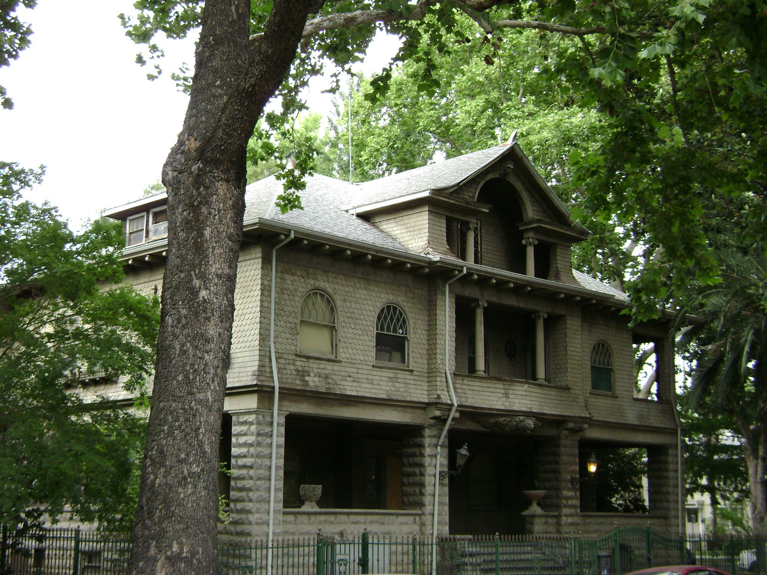 Hart Mansion – Walkies Through History